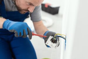 Electrical Outlet Wiring Explained: Step-by-Step Guide - One and Only ...